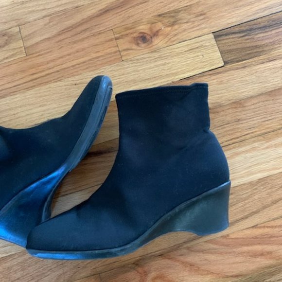 Soft Style | Shoes | Soft Style Black Fabric Booties Size 8 | Poshmark